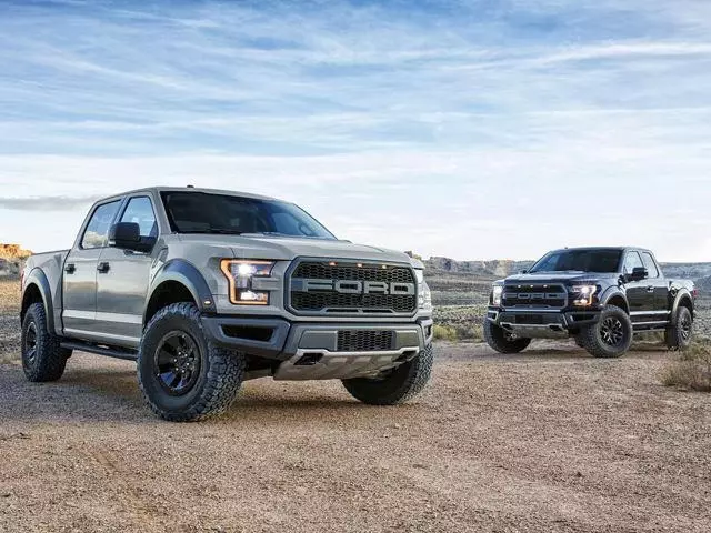 Novi Ford F-150 Raptor SuperCrew je vse, kar želite od tovornjaka 41180_2