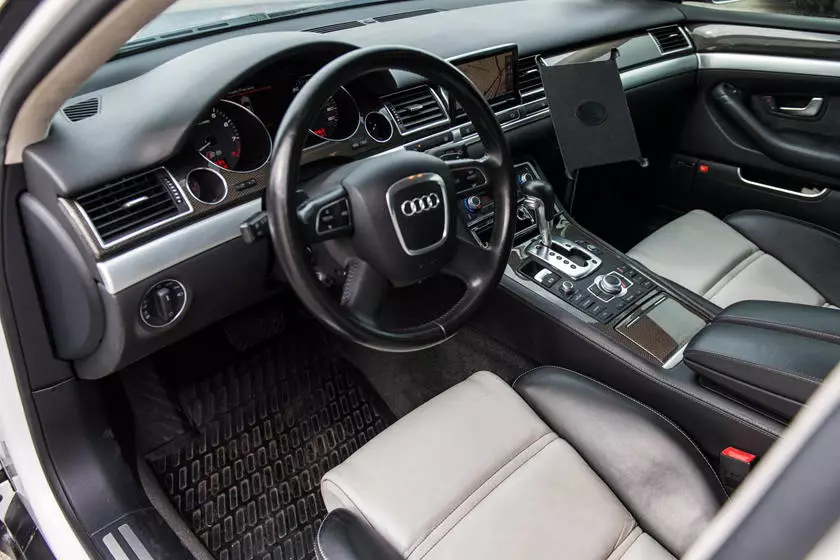 කැනන්බෝල් වාර්තාව පාහේ බිඳ දැමූ Audi S8 මිලදී ගන්න 41246_5