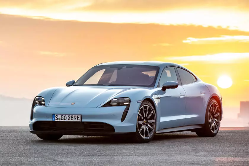 2020-2021 Porsche Taycan 4S ફ્રન્ટલ એસ્પેક્ટ