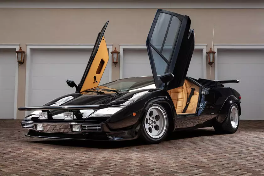 Националниот историски регистар на возила го додава во своите редови Cannonball Run Countach 41395_1