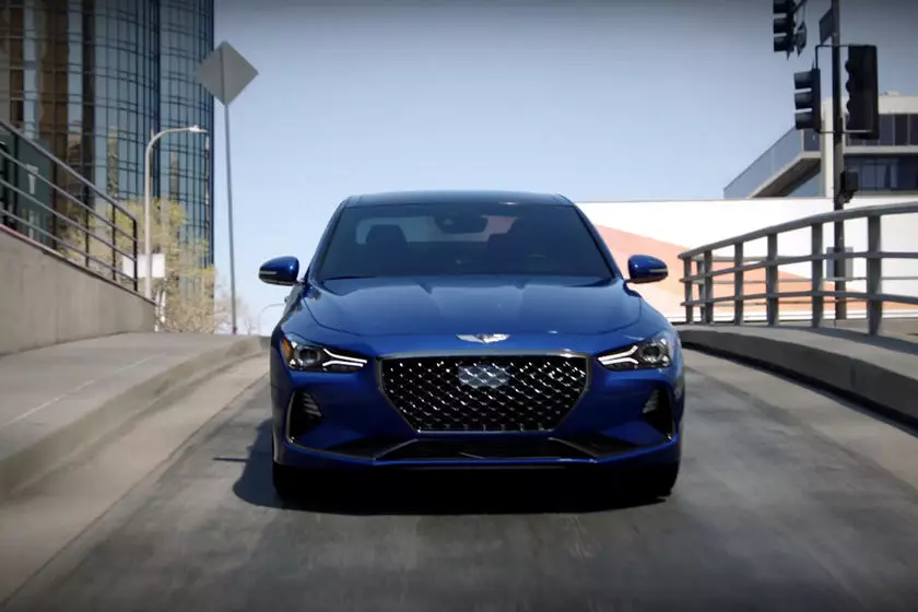 មើលរឿង Genesis G70 បង្កើតឡើងវិញនូវ Fast & Furious Stunt ដ៏ល្បីល្បាញនេះ។ 41396_4