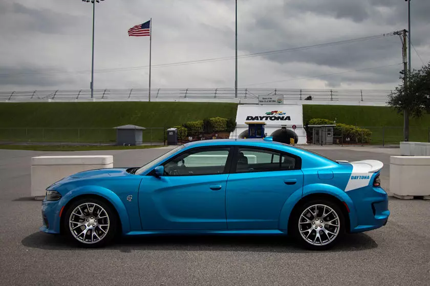 Geçen Yıl Detroit Çevresinde 1.000'den Fazla Dodge Charger Çalındı 41445_2