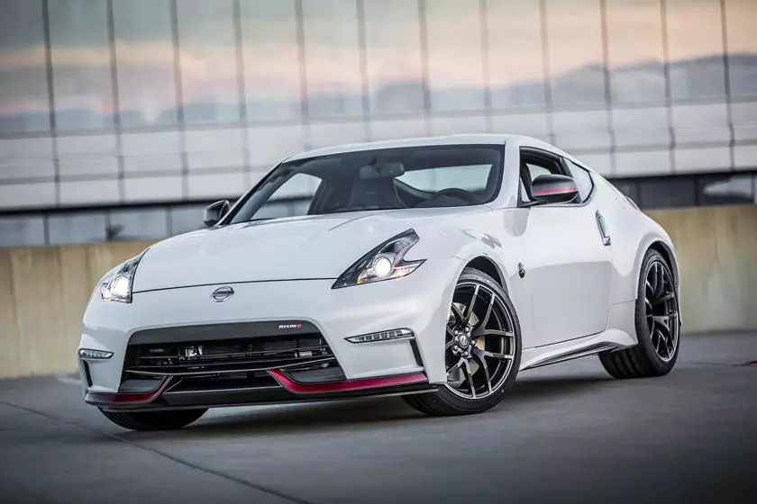 2015-2020 Nissan 370Z NISMO Näkymä edestä