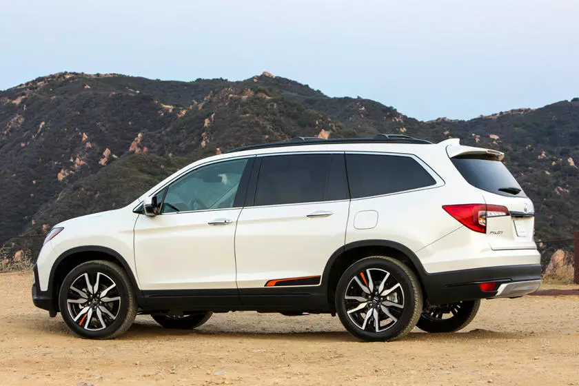 2019-2021 Honda Pilot страничен изглед