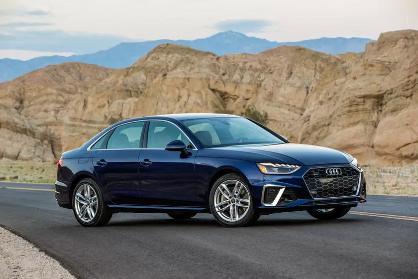 2020-2022 Audi A4 Седан Страничен изглед