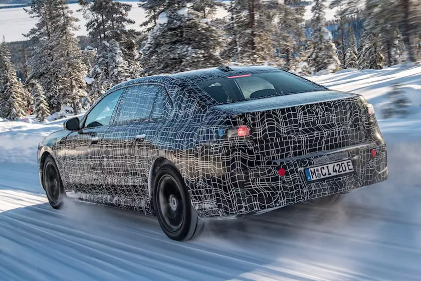 BMW-ek aurten EVs-en salmentak BIKIKOIZTU nahi ditu 41705_8