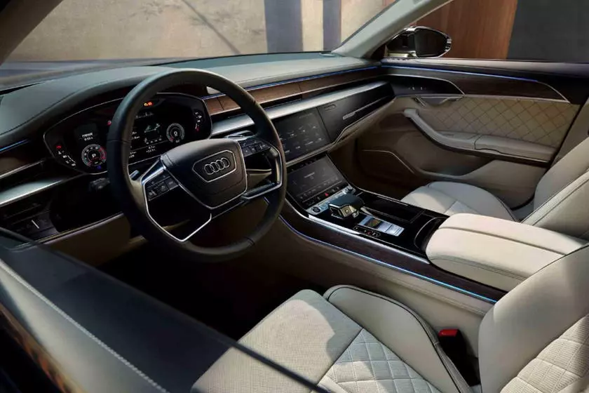 Встречайте Audi A8 L Horch, сражающуюся с Maybach 41748_4