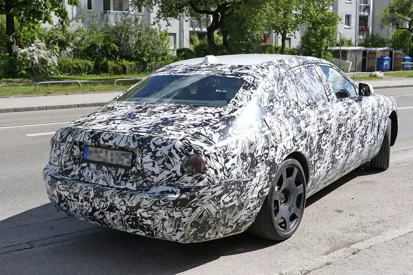 Pozrite sa na prvý pohľad do vnútra nového Rolls-Royce Ghost 41798_9