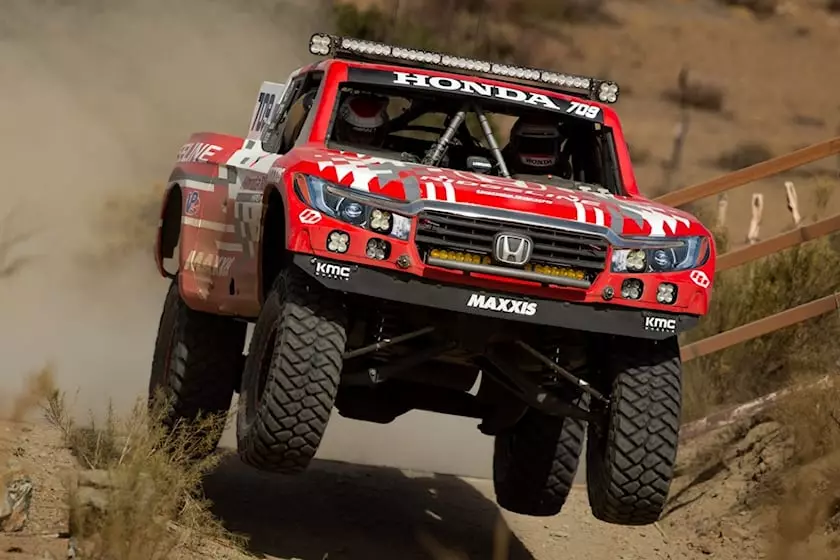 Honda знішчае Ford на Baja 1000 41801_1