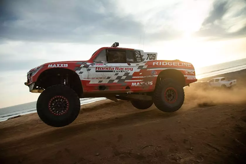 Honda desimearret Ford At The Baja 1000 41801_2