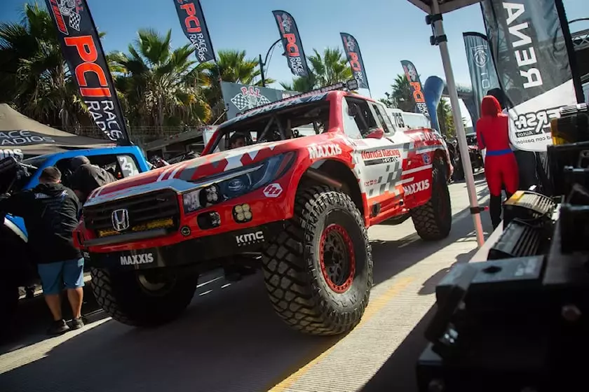 Honda desimearret Ford At The Baja 1000 41801_3