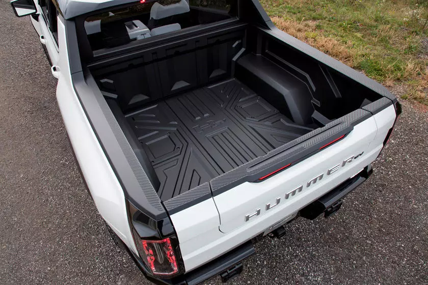 2022 GMC Hummer Cargo Room