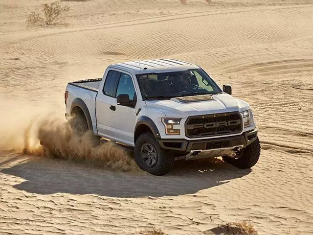 Yeni Ford F-150 Raptor-dakı 