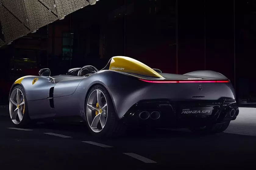 2019-2021 Ferrari Monza SP1 vinkel bagfra