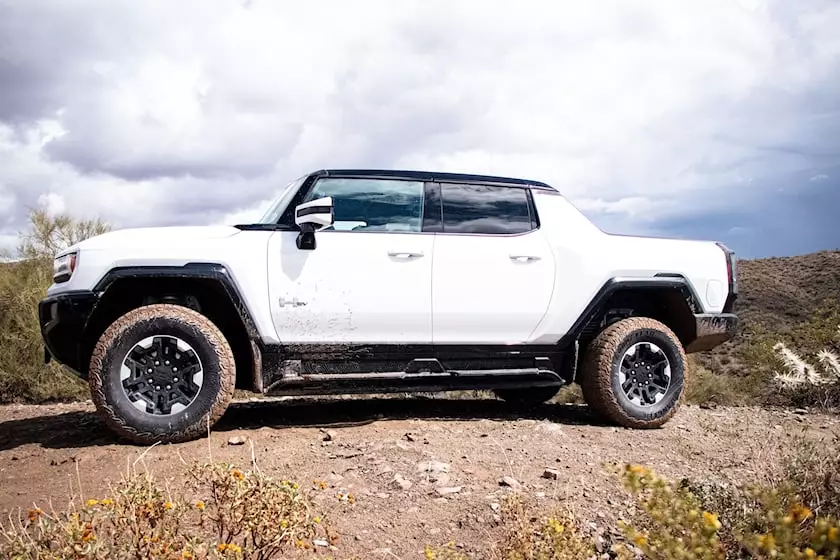 2022 GMC Hummer Pogled sa strane