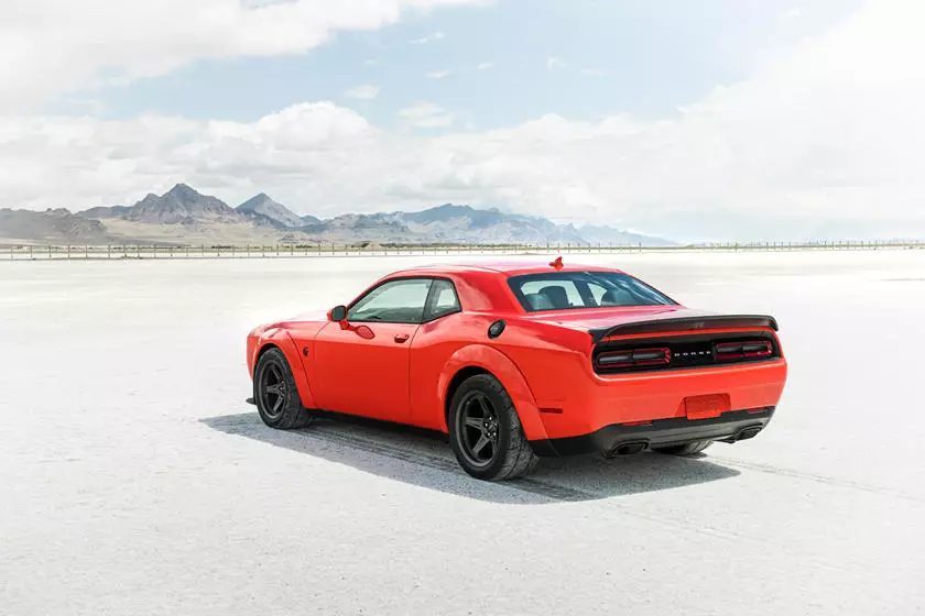 Dodge'un En Güçlü SRT'lerinin Yolu Aydınlattığını İzleyin 42036_7