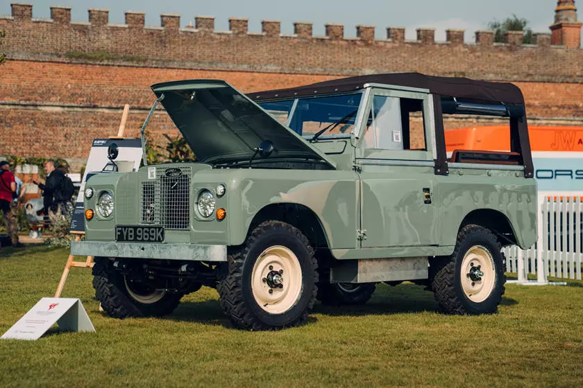 Classic Land Rover Series IIA Na-convert sa Luxury Electric Off-Roader 42069_1