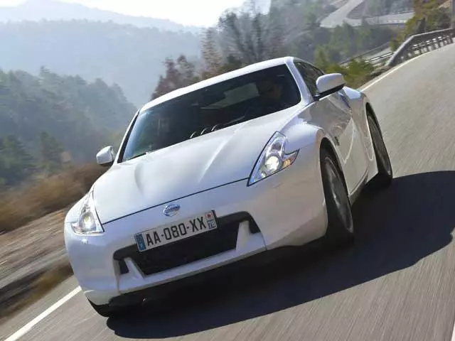 Nissan debutearret 370Z by Chicago 42083_1