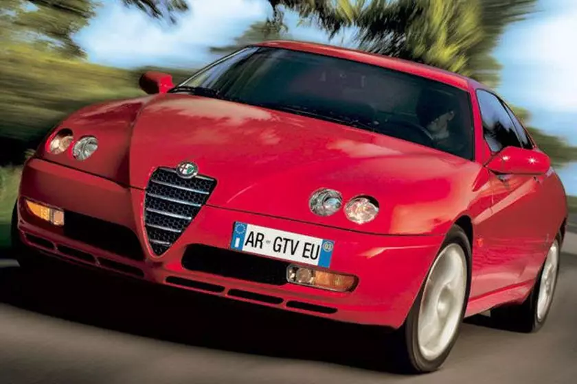 Alfa Romeo-ն կարող է վերջապես վերակենդանացնել GTV-ի խորհրդանշական անունը 42208_6