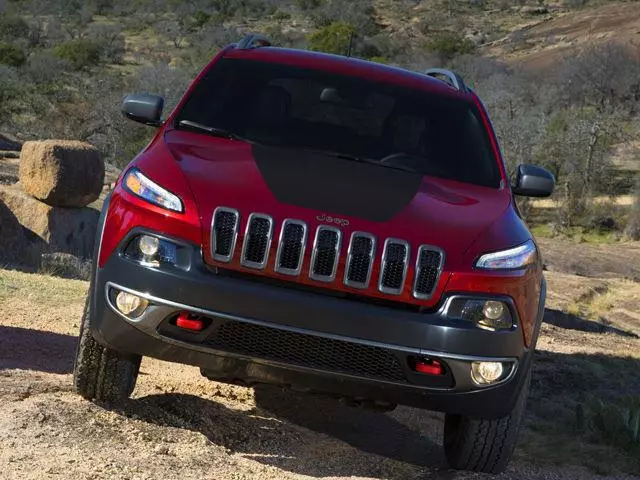 Ang Cherokee Mao Lang ang Nagsugod: Ang Evolved Jeep Styling Moabot 42234_1