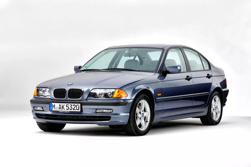 1999-2001 BMW 3 Series Sedan Front Angle View