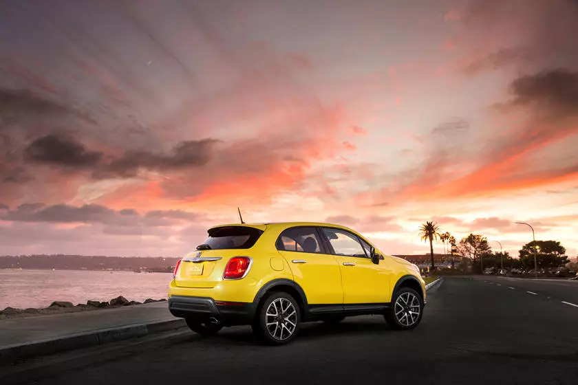 2016-2020 FIAT 500X Crossover að aftan