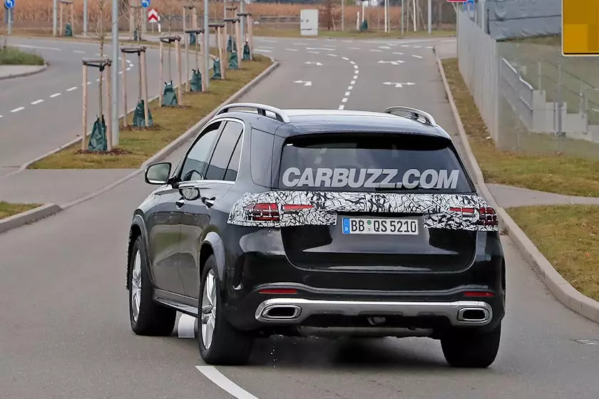 Mercedes GLE 2022 je videti pripravljen na boj z BMW X5 42503_8