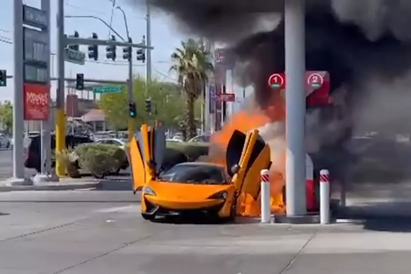 McLaren 570S brûlée après avoir explosé dans une station-service 42779_4