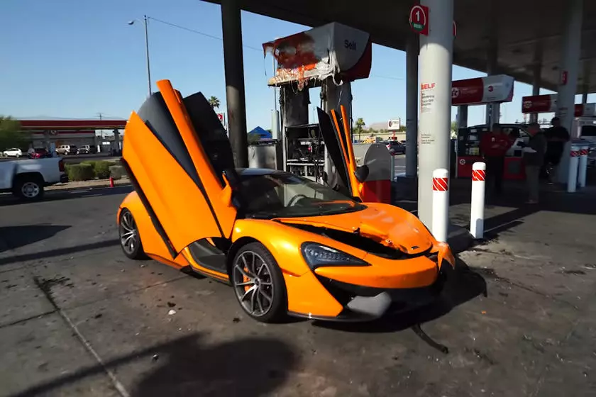 McLaren 570S brûlée après avoir explosé dans une station-service 42779_7