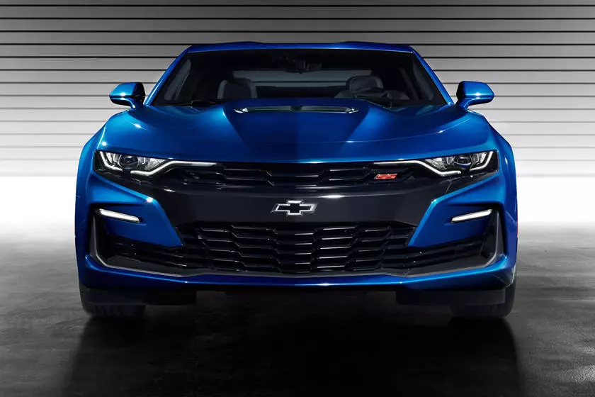 2019-2021 Chevrolet Camaro Coupe มุมมองด้านหน้า