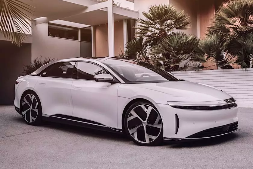 2021-2022 Lucid Air Ön Açı Görünümü