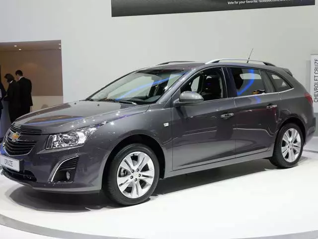 Chevrolet Cruze Station Wagon ජිනීවා හිදී එළිදක්වන ලදී 42896_1