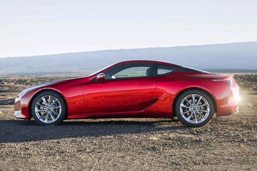 2018-2020 Lexus LC 500 Страничен изглед