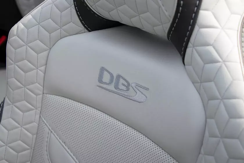 10 د استون مارتین DBS سوپرلیګرا والینټ ځانګړتیاوې باید وګورئ 4307_20