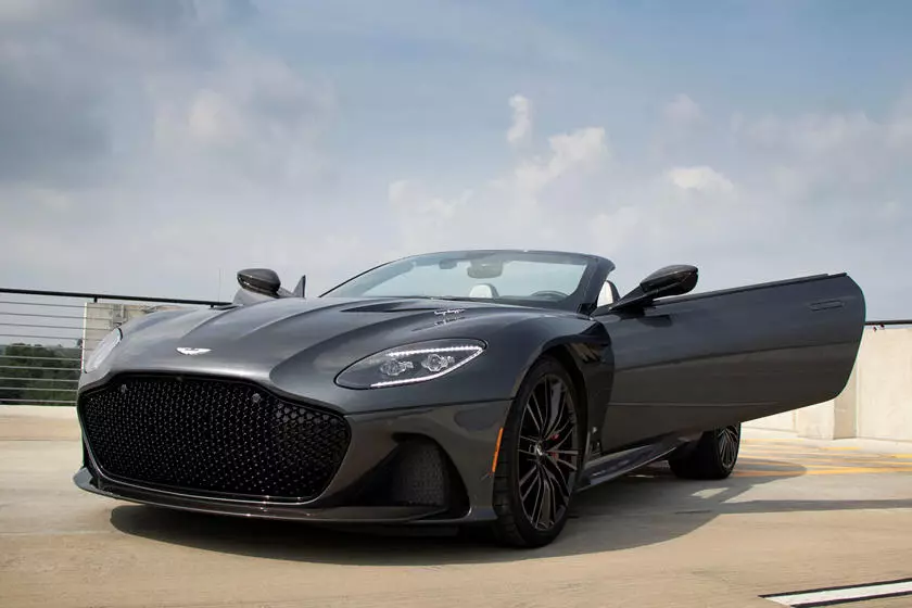 10 ga-ahụrịrị atụmatụ nke Aston Martin DBS Superleggera Volante 4307_34