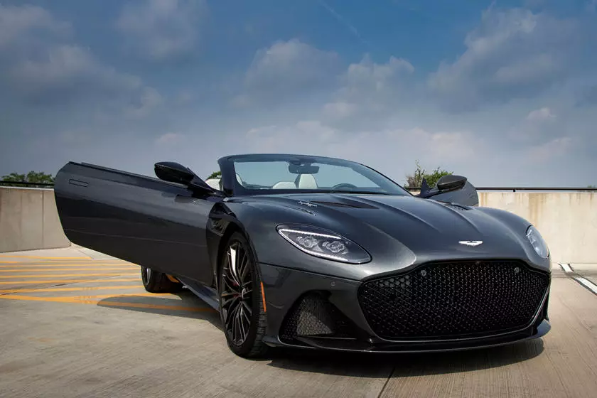 10 ga-ahụrịrị atụmatụ nke Aston Martin DBS Superleggera Volante 4307_35