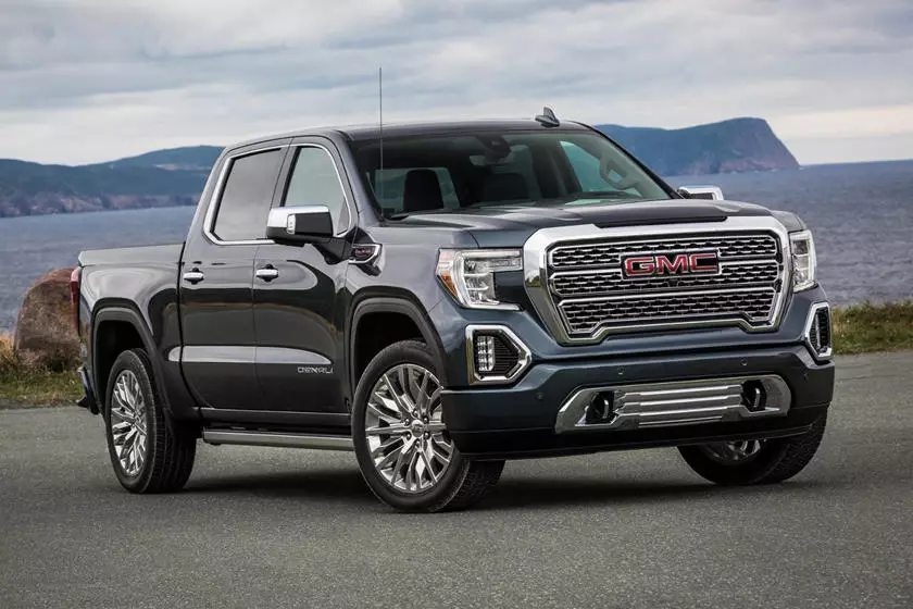 2019-2020 GMC Sierra 1500 Front Angle View
