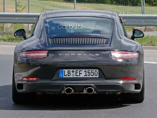 Firwat Update Porsche Alles AUS D'Panamera fir 2016? 43199_2