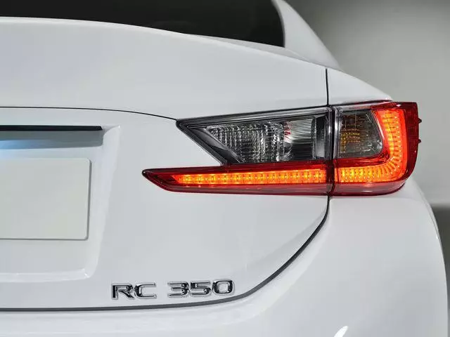 Lexus predstavlja RC 350 F Sport prije predstavljanja u Ženevi 43295_3