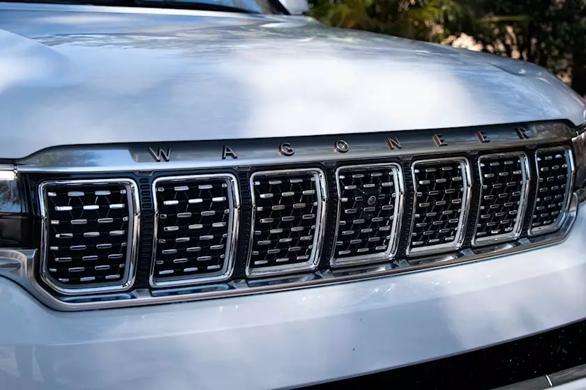 2022 Jeep Grand Wagoneer Grill