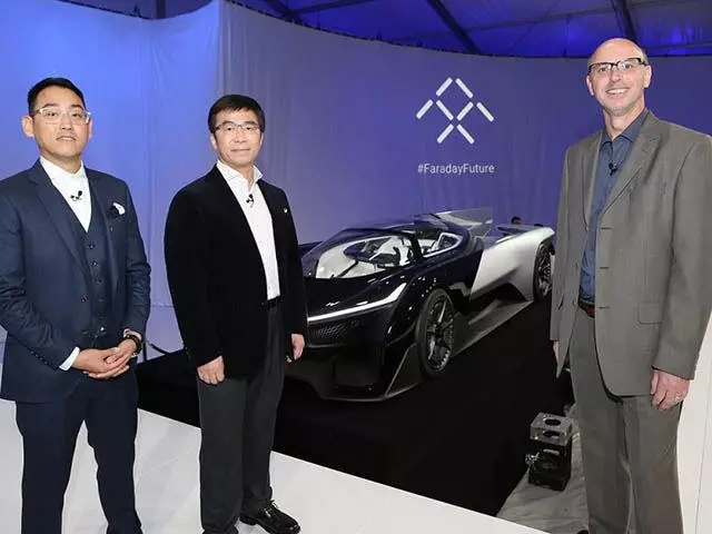 Faraday Future ၏ 1,000-HP လျှပ်စစ် Concept ကားသည် ဗီဒီယိုဂိမ်းတစ်ခုမှ တိုက်ရိုက်ထွက်လာသည် 43395_4