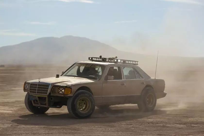 El Mercedes S-Class destrossat es va transformar en Rally Warrior 43403_5