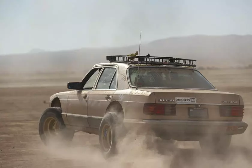 El Mercedes S-Class destrossat es va transformar en Rally Warrior 43403_7