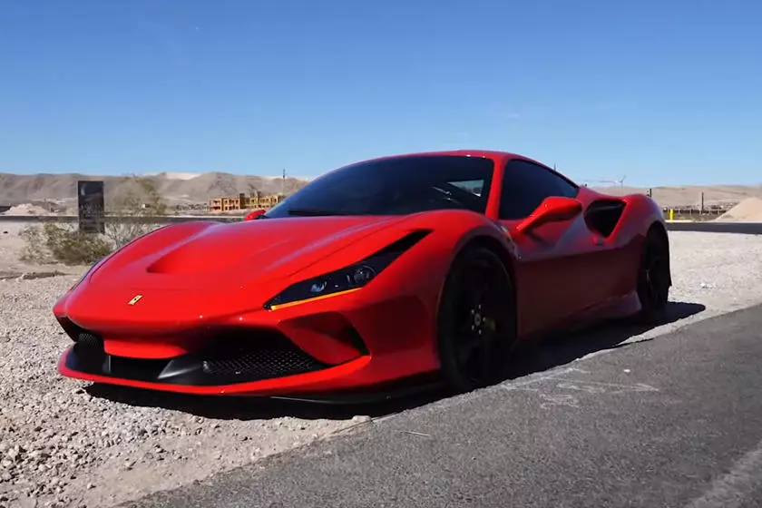 La nuovissima Ferrari F8 Tributo totalizzata durante il primo noleggio 43580_1