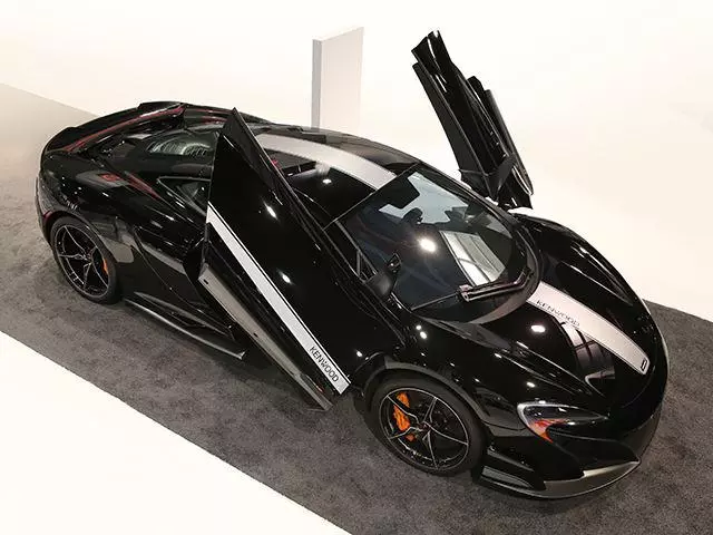 McLaren Anashangaza CES Kwa 675LT Iliyojaa Tech na Inayolenga Dereva 43610_1