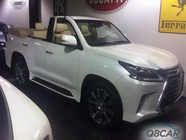 ہم واقعی امید کرتے ہیں کہ کوئی کنورٹیبل Lexus LX 570 پر $350,000 خرچ نہیں کرے گا۔ 43662_1