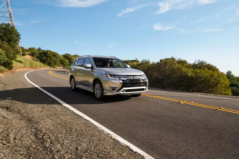 2021 Mitsubishi Outlander PHEV Ĝisdatigita Kun Pli da Potenco 43697_1