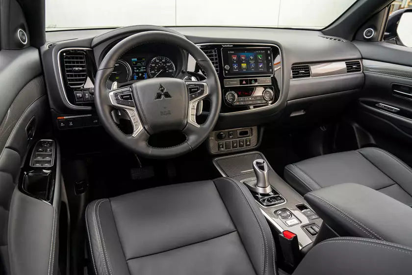 2019-2020 Mitsubishi Outlander PHEV Dashboard