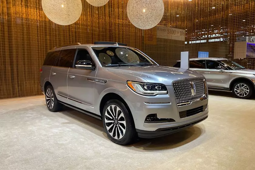 Osvježeni Lincoln Navigator pokazuje novo lice u Chicagu 4371_3