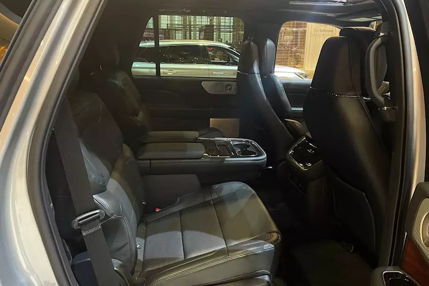 Osvježeni Lincoln Navigator pokazuje novo lice u Chicagu 4371_8